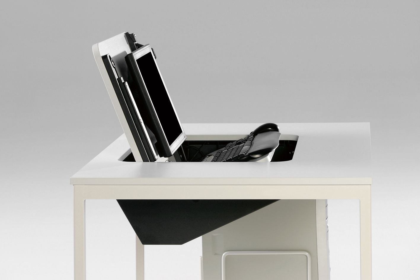 Computertisch mit versenkbarem Monitor | Niesky Möbelshop